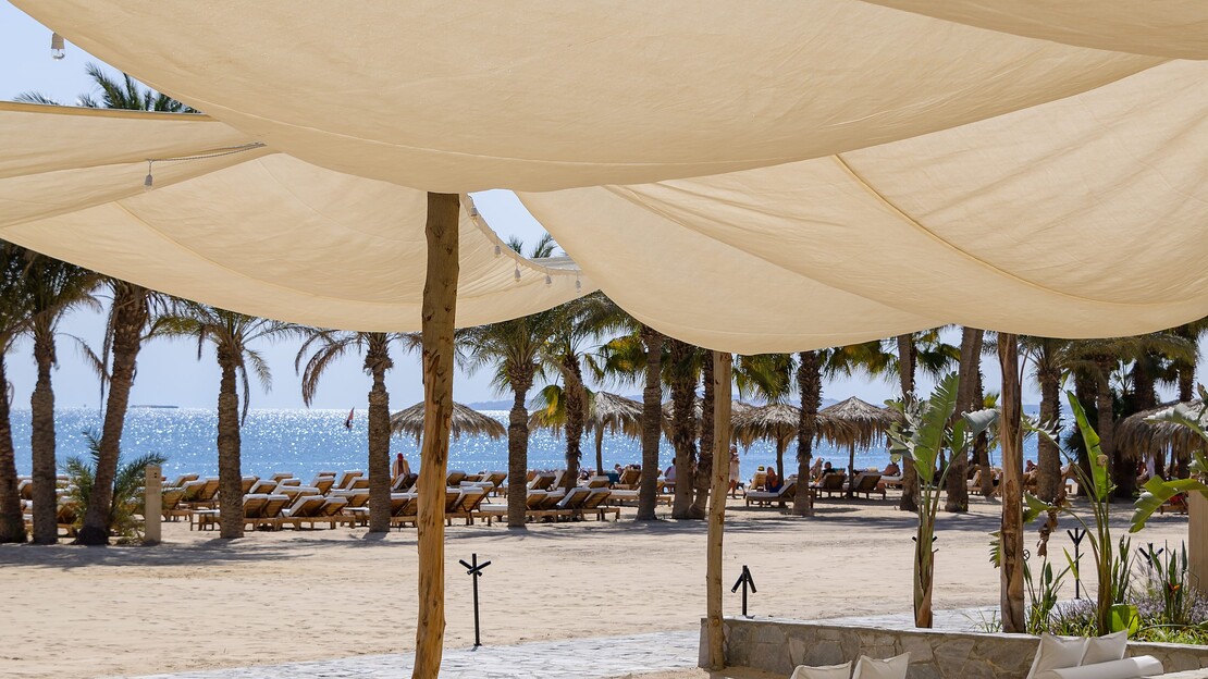 Serry Beach Resort Holidays 2026/2027 – Hotel