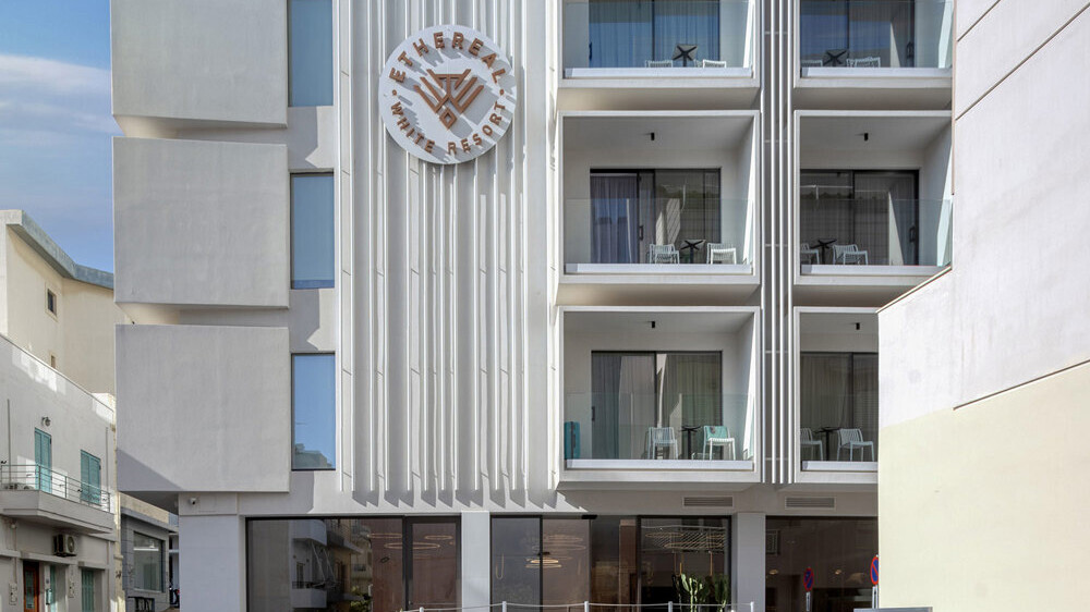 Ethereal White Resort 2025/2026 – Hotel