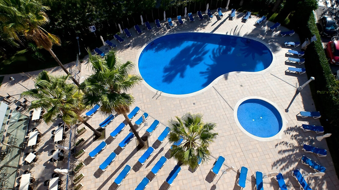 Pineda Park, Costa Dorada - Holiday.co.uk