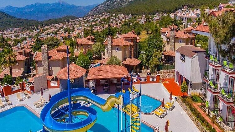 Sunshine Holiday Resort 2026/2027 – Hotel