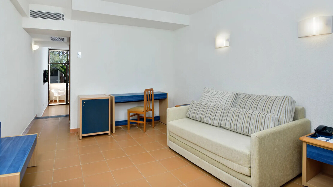 AluaSun Cala Antena, Majorca, Holidaygems.co.uk