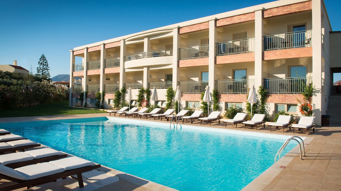 Bella Beach, Crete – HolidayGems.co.uk