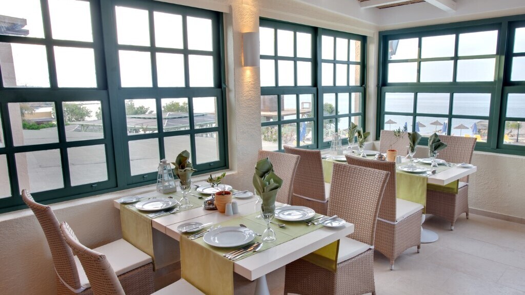 Silva Beach Hotel, Crete – HolidayGems.co.uk