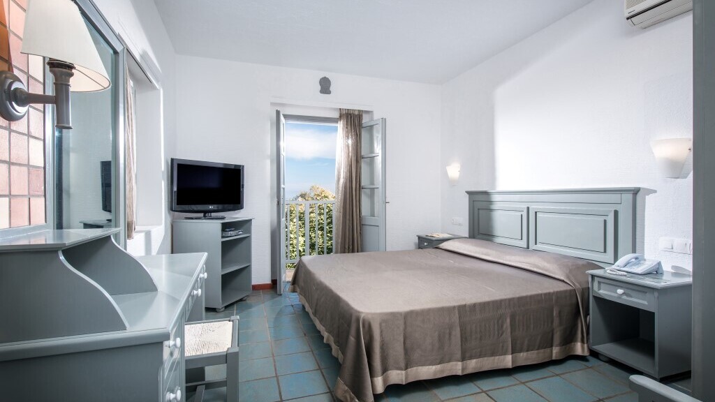 Silva Beach Hotel, Crete – HolidayGems.co.uk