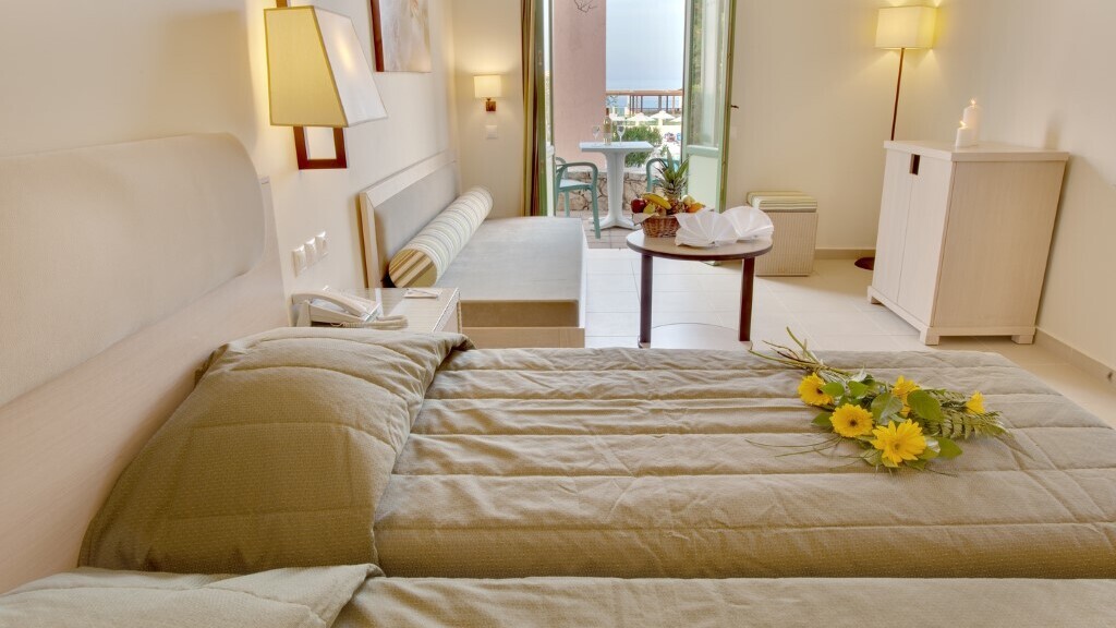 Silva Beach Hotel, Crete – HolidayGems.co.uk