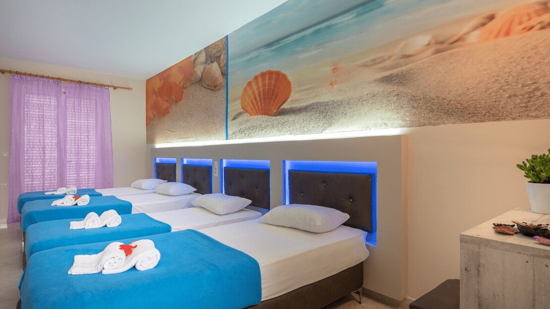 Savvas De Mar Hotel, Zante, Greece - HolidayGems.co.uk